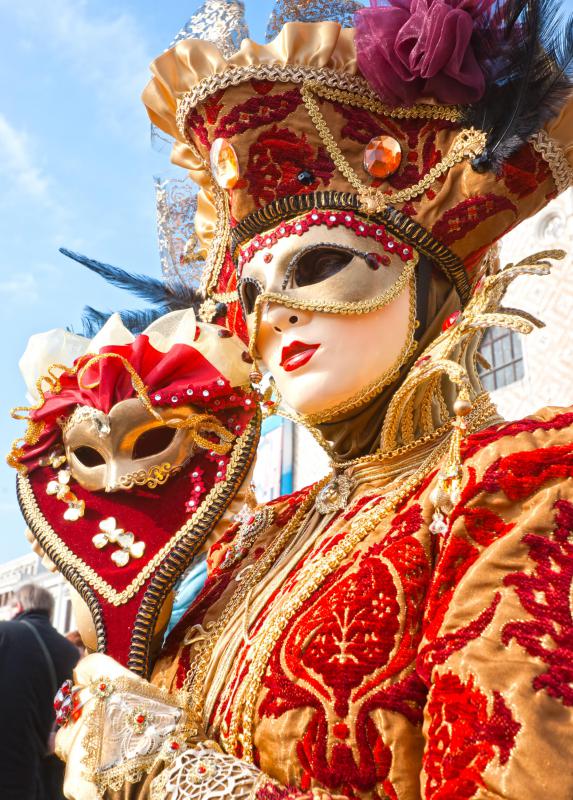 What Are Venetian Masks with Pictures 